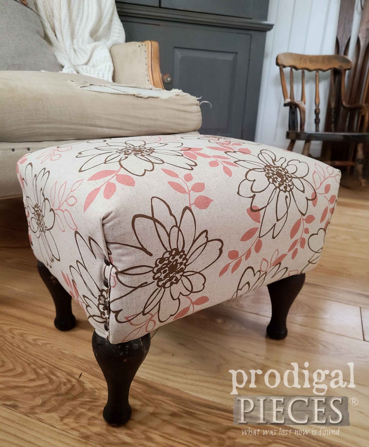 Vintage Vinyl Footstool Makeover - Prodigal Pieces
