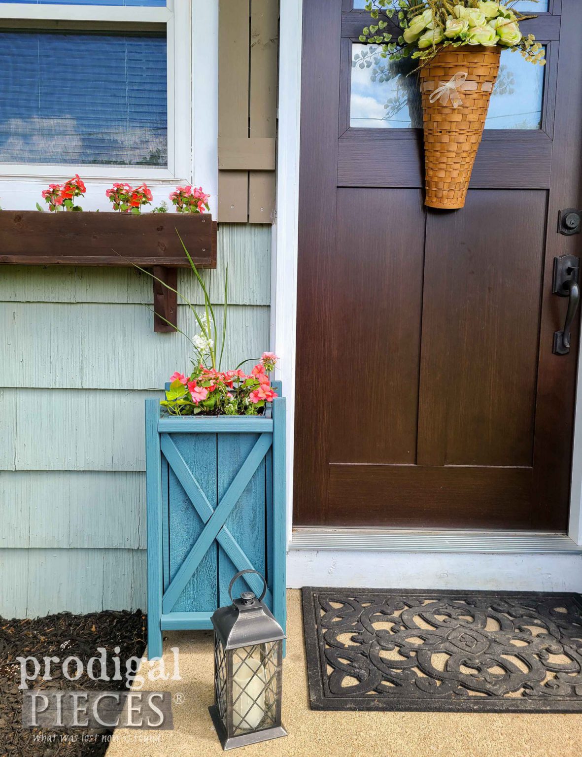 Update Planters with Paint for Added Curb Appeal - Prodigal Pieces