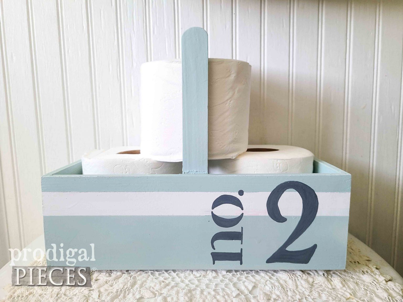 Farmhouse Totes from the Thrift Store - Prodigal Pieces