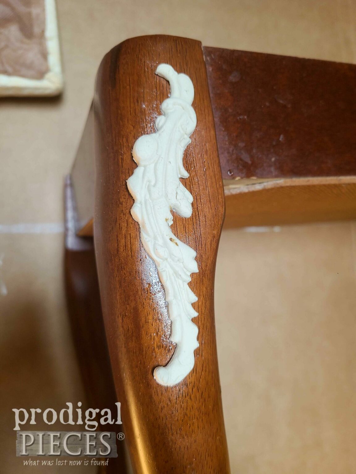 Queen Anne Bench Makeover - Prodigal Pieces